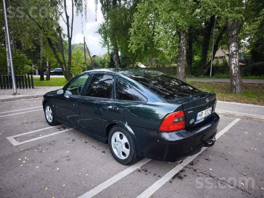 Зеленый Опель Вектра 2000 в Рига, объемом двигателя 1.80 л и пробегом 228 тыс. км за 1500 €, фото 3 на AUTOMOTO.COM.LV