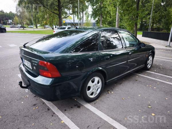 Zaļš Opel Vectra 2000 Rīga, ar dzinēja tilpumu 1.80 L un nobraukumu 228 tūkst. km par 1500 €, foto 4 vietnē AUTOMOTO.COM.LV