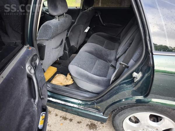 Zaļš Opel Vectra 2000 Rīga, ar dzinēja tilpumu 1.80 L un nobraukumu 228 tūkst. km par 1500 €, foto 6 vietnē AUTOMOTO.COM.LV