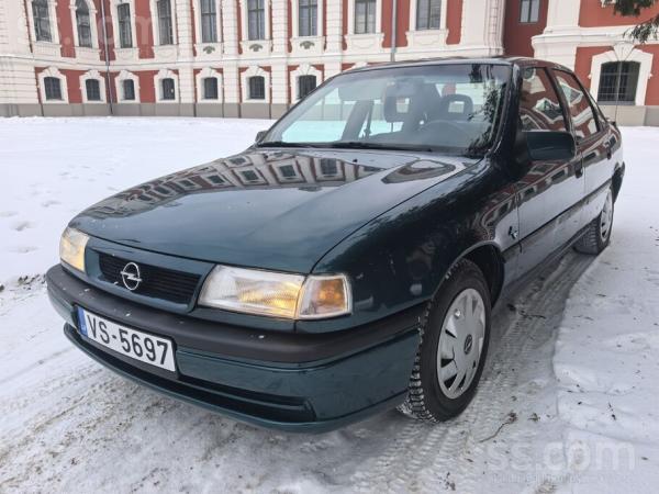 Green Opel Vectra 1995 in Riga, with an engine capacity of 1.60 L and mileage of 72 thousand km for 2200 €, photo 1 on AUTOMOTO.COM.LV