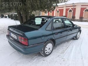 Green Opel Vectra 1995 in Riga, with an engine capacity of 1.60 L and mileage of 72 thousand km for 2200 €, photo 4 on AUTOMOTO.COM.LV