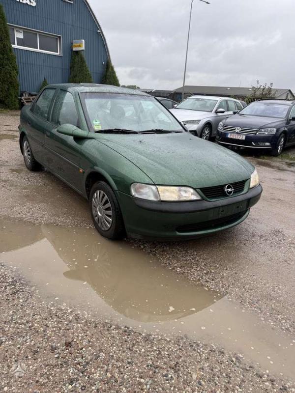 Opel Vectra 1997 Jurbarkas vietnē Zaļš Opel Vectra 1997 Jurbarkas, ar dzinēja tilpumu 1.60 L un nobraukumu 152 tūkst. km par 1499 €, foto 1 vietnē AUTOMOTO.COM.LV