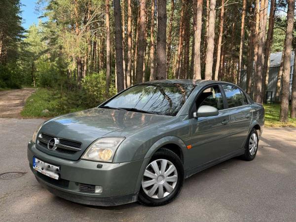 Opel Vectra 2003 in Vilnius on AUTOMOTO.COM.LV Green Opel Vectra 2003 in Vilnius, with an engine capacity of 1.91 L and mileage of 300 thousand km for 790 €, photo 1 on AUTOMOTO.COM.LV