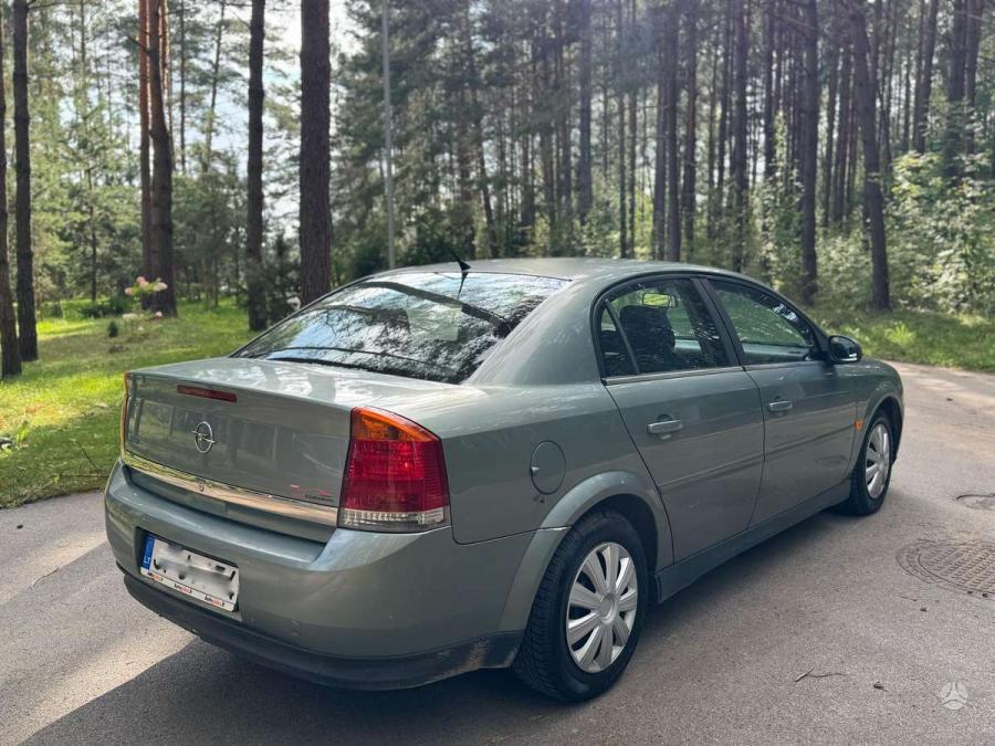 Zaļš Opel Vectra 2003 Viļņa, ar dzinēja tilpumu 1.91 L un nobraukumu 300 tūkst. km par 790 €, foto 5 vietnē AUTOMOTO.COM.LV