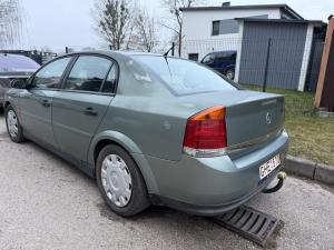 Green Opel Vectra 2004 in Kaunas, with an engine capacity of 2.00 L and mileage of 280 thousand km for 1100 €, photo 3 on AUTOMOTO.COM.LV