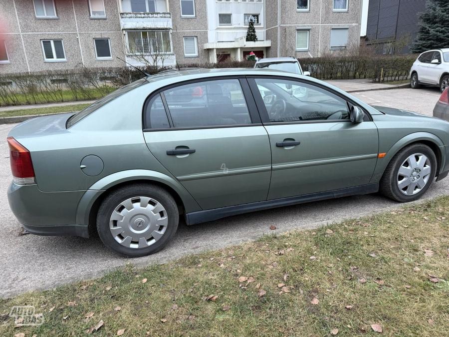 Green Opel Vectra 2004 in Kaunas, with an engine capacity of 2.00 L and mileage of 280 thousand km for 1100 €, photo 5 on AUTOMOTO.COM.LV
