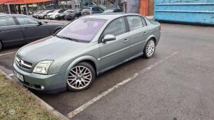 Green Opel Vectra 2004 in Siauliai, with an engine capacity of 2.96 L and mileage of 248 thousand km for 900 €, photo  on AUTOMOTO.COM.LV