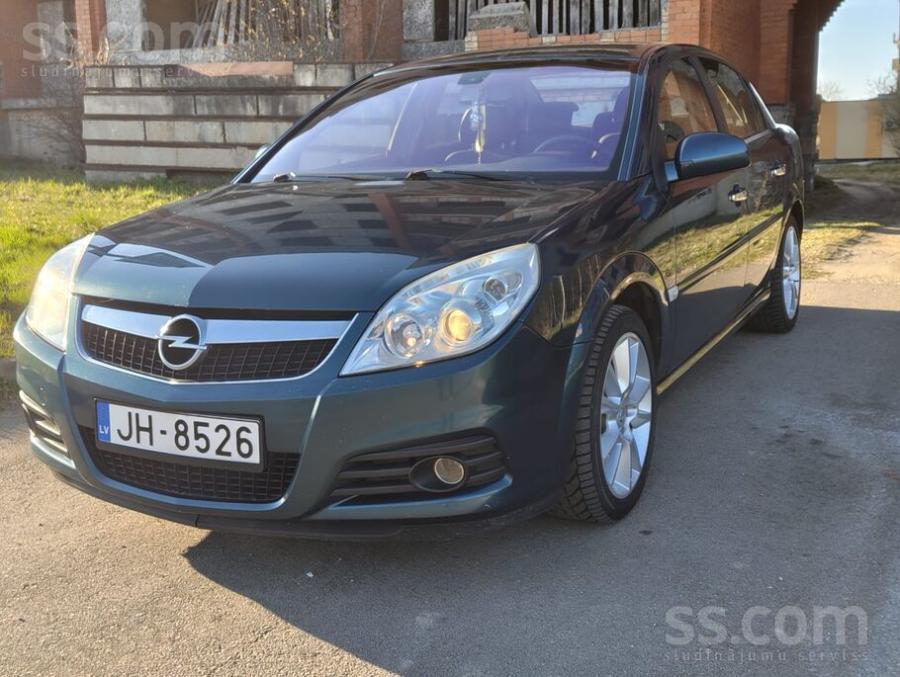 Green Opel Vectra 2007 in Preili, with an engine capacity of 1.90 L and mileage of 328 thousand km for 1250 €, photo 1 on AUTOMOTO.COM.LV