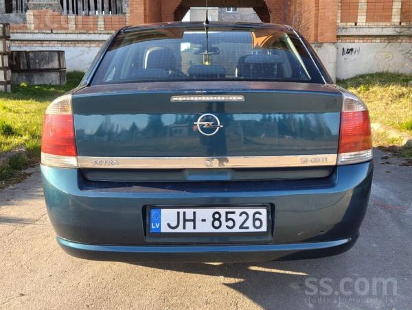 Green Opel Vectra 2007 in Preili, with an engine capacity of 1.90 L and mileage of 328 thousand km for 1250 €, photo 5 on AUTOMOTO.COM.LV