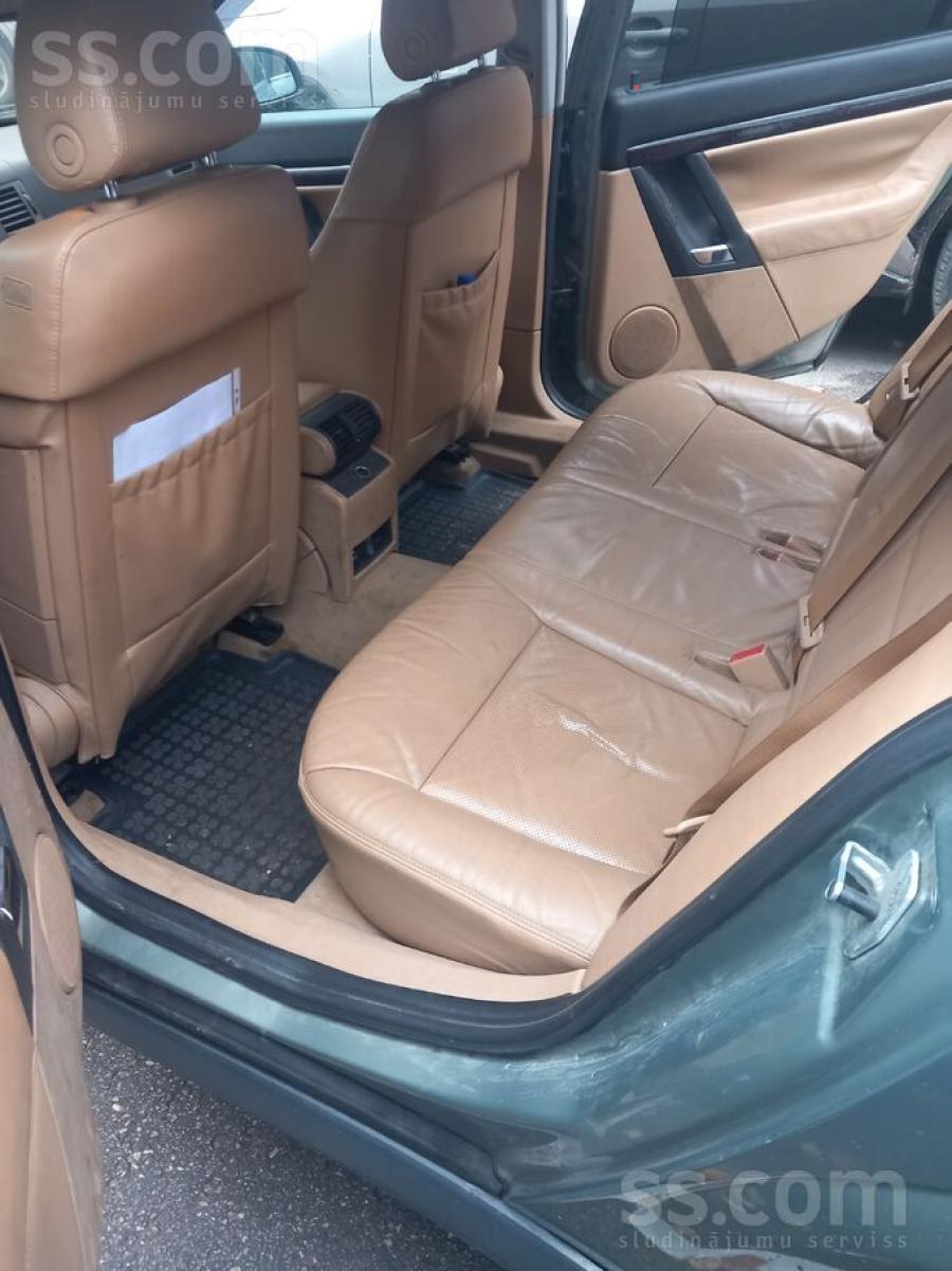 Green Opel Vectra 2003 in Daugavpils, with an engine capacity of 2.20 L and mileage of 338 thousand km for 2200 €, photo 3 on AUTOMOTO.COM.LV