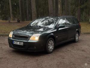 Green Opel Vectra 2005 in Kaunas, with an engine capacity of 1.91 L and mileage of 382 thousand km for 1450 €, photo  on AUTOMOTO.COM.LV