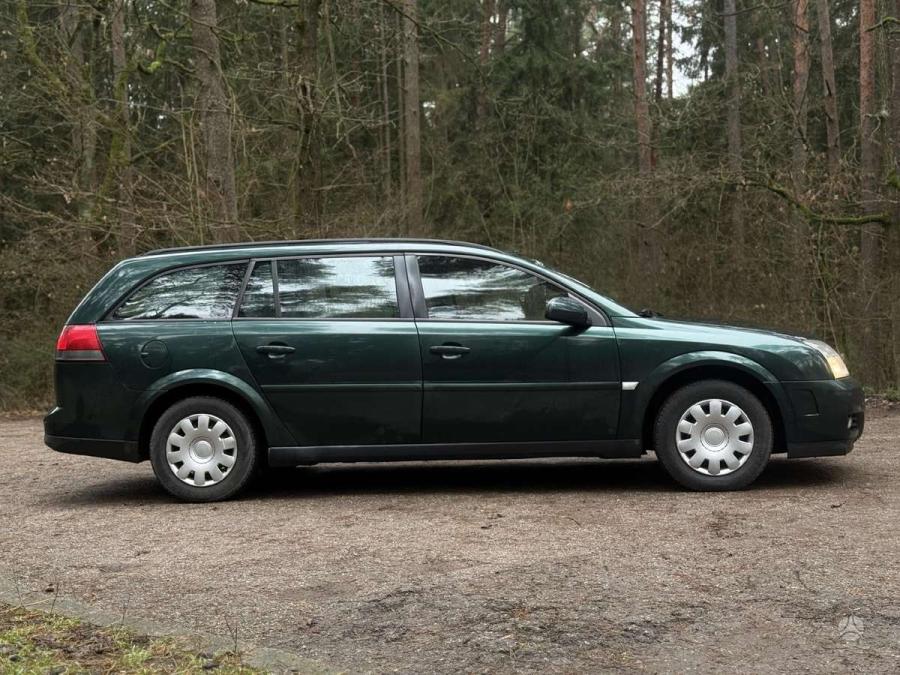 Green Opel Vectra 2005 in Kaunas, with an engine capacity of 1.91 L and mileage of 382 thousand km for 1450 €, photo 6 on AUTOMOTO.COM.LV
