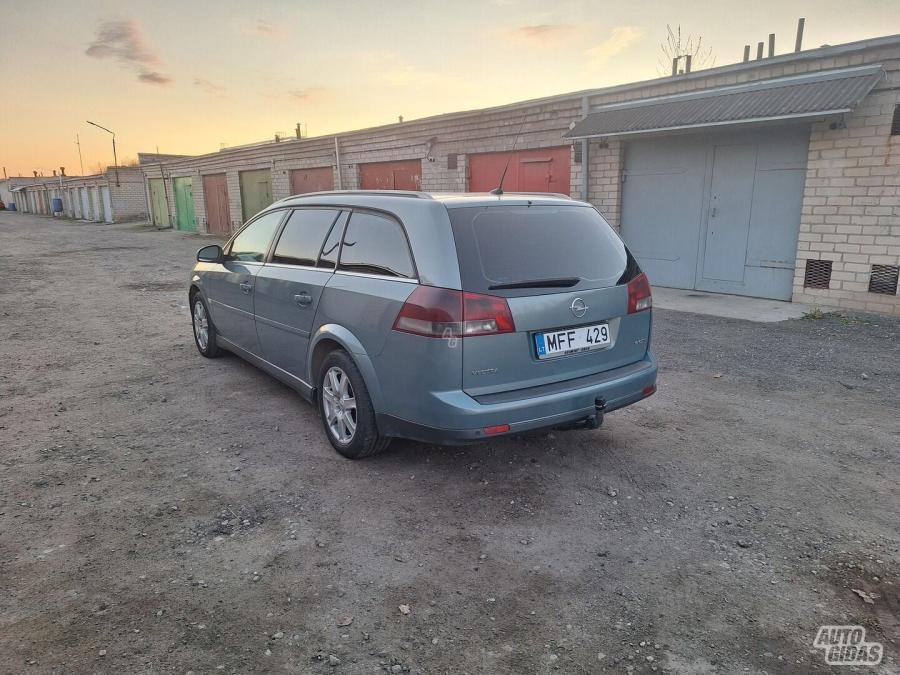 Zaļš Opel Vectra 2006 Viļņa, ar dzinēja tilpumu 1.90 L un nobraukumu 301 tūkst. km par 600 €, foto 4 vietnē AUTOMOTO.COM.LV