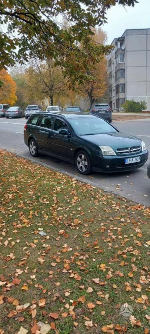Zaļš Opel Vectra 2006 Viļņa, ar dzinēja tilpumu 1.91 L un nobraukumu 342 tūkst. km par 1300 €, foto  vietnē AUTOMOTO.COM.LV