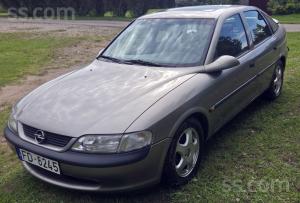 Pelēks Opel Vectra 1995 Madona, ar dzinēja tilpumu 1.60 L un nobraukumu 283 tūkst. km par 690 €, foto  vietnē AUTOMOTO.COM.LV