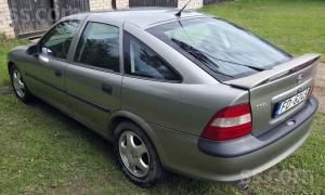Pelēks Opel Vectra 1995 Madona, ar dzinēja tilpumu 1.60 L un nobraukumu 283 tūkst. km par 690 €, foto 5 vietnē AUTOMOTO.COM.LV