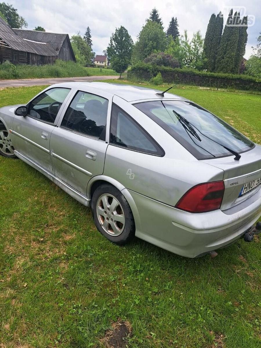 Pelēks Opel Vectra 2001 Utena, ar dzinēja tilpumu 2.00 L un nobraukumu 312 tūkst. km par 600 €, foto 7 vietnē AUTOMOTO.COM.LV