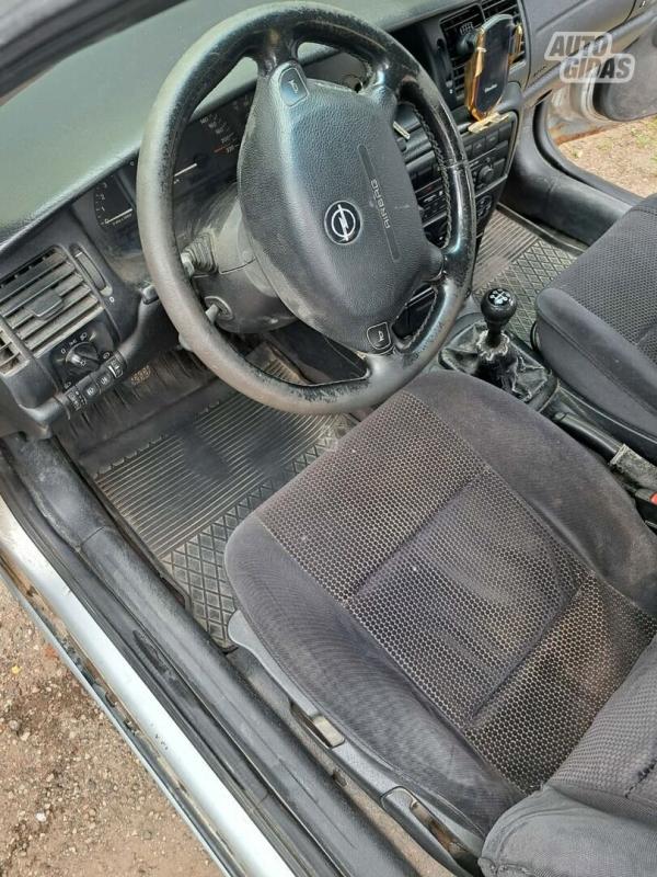Pelēks Opel Vectra 2001 Utena, ar dzinēja tilpumu 2.00 L un nobraukumu 312 tūkst. km par 600 €, foto 8 vietnē AUTOMOTO.COM.LV