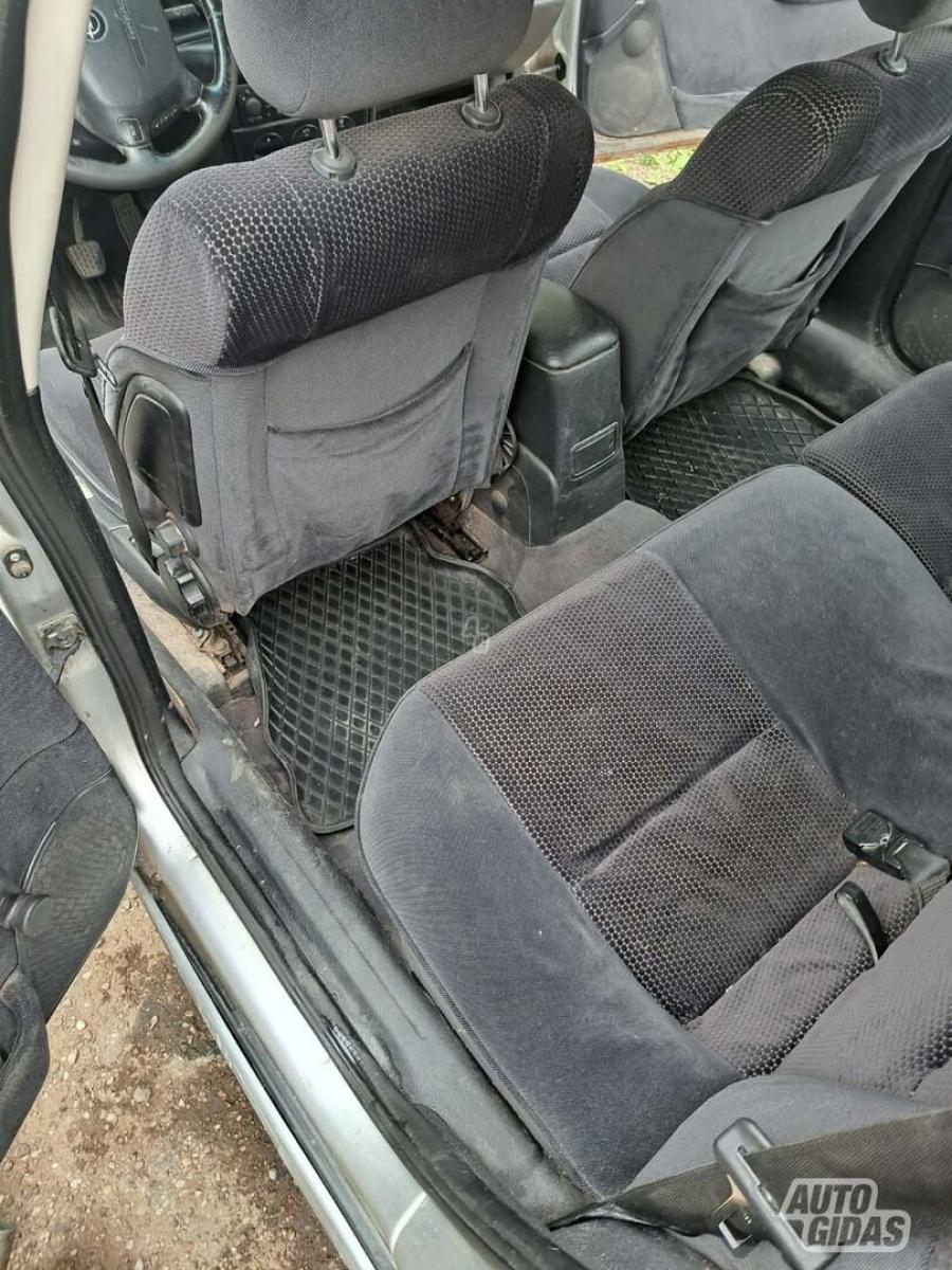 Pelēks Opel Vectra 2001 Utena, ar dzinēja tilpumu 2.00 L un nobraukumu 312 tūkst. km par 600 €, foto 10 vietnē AUTOMOTO.COM.LV