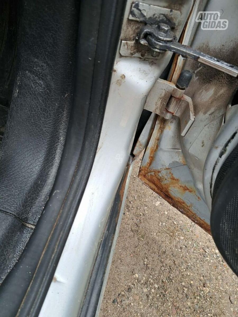 Pelēks Opel Vectra 2001 Utena, ar dzinēja tilpumu 2.00 L un nobraukumu 312 tūkst. km par 600 €, foto 17 vietnē AUTOMOTO.COM.LV