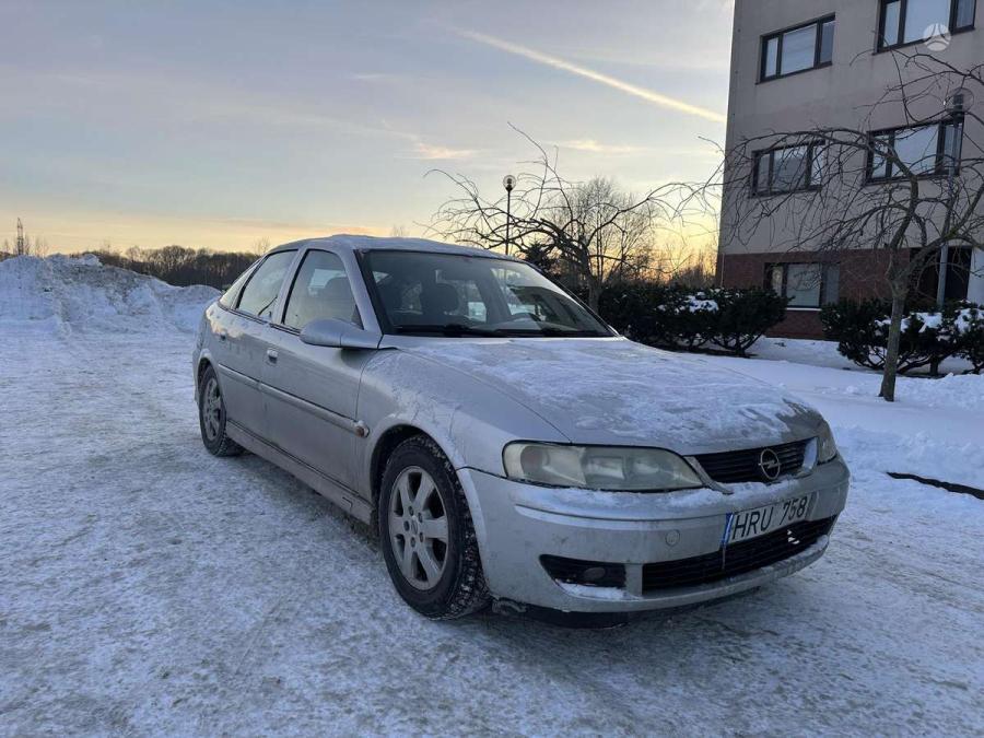 Pelēks Opel Vectra 2002 Klaipėda, ar dzinēja tilpumu 2.17 L un nobraukumu 265 tūkst. km par 475 €, foto 4 vietnē AUTOMOTO.COM.LV
