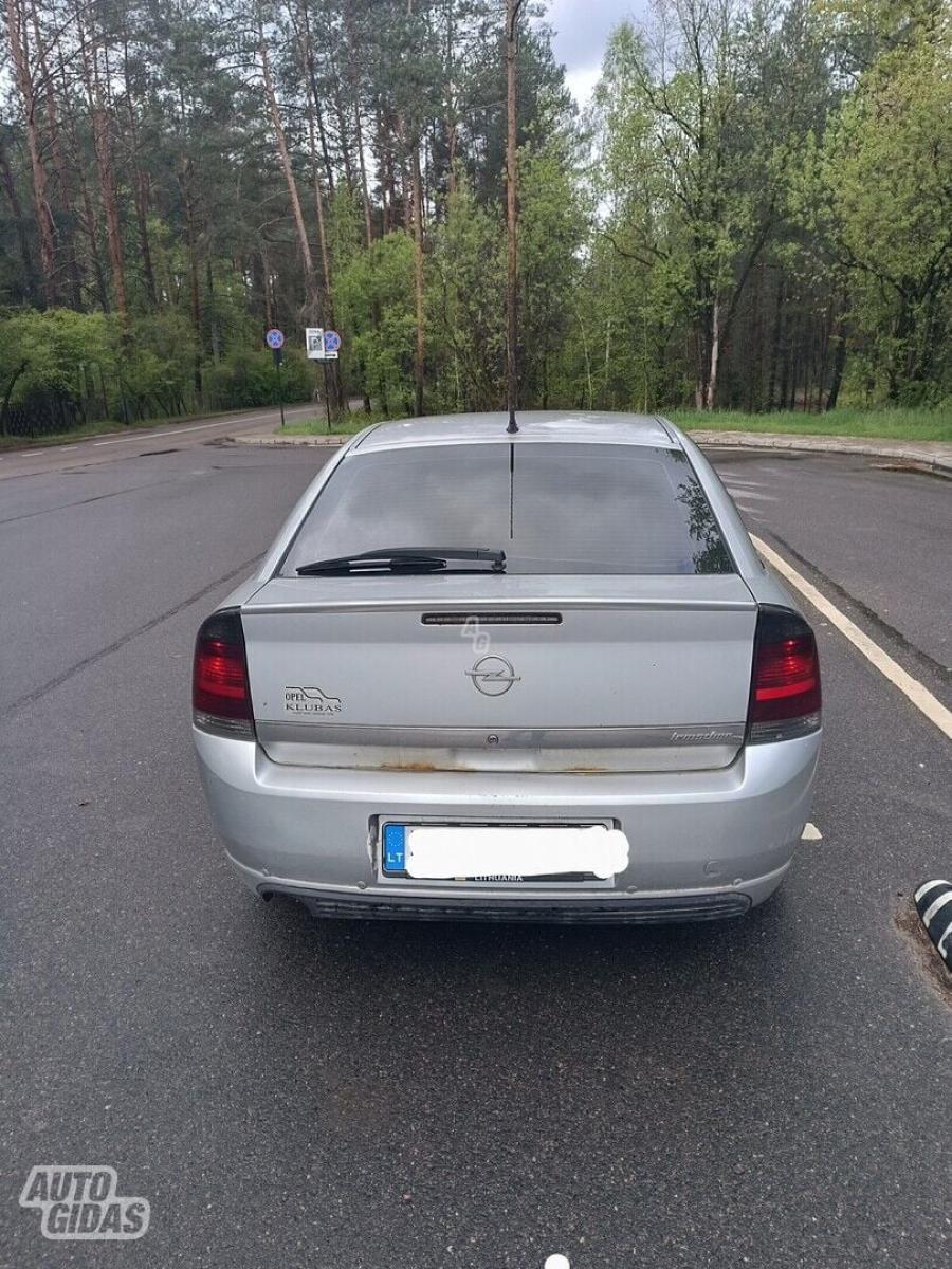 Grey Opel Vectra 2002 in Vilnius, with an engine capacity of 2.20 L and mileage of 293 thousand km for 700 €, photo 1 on AUTOMOTO.COM.LV