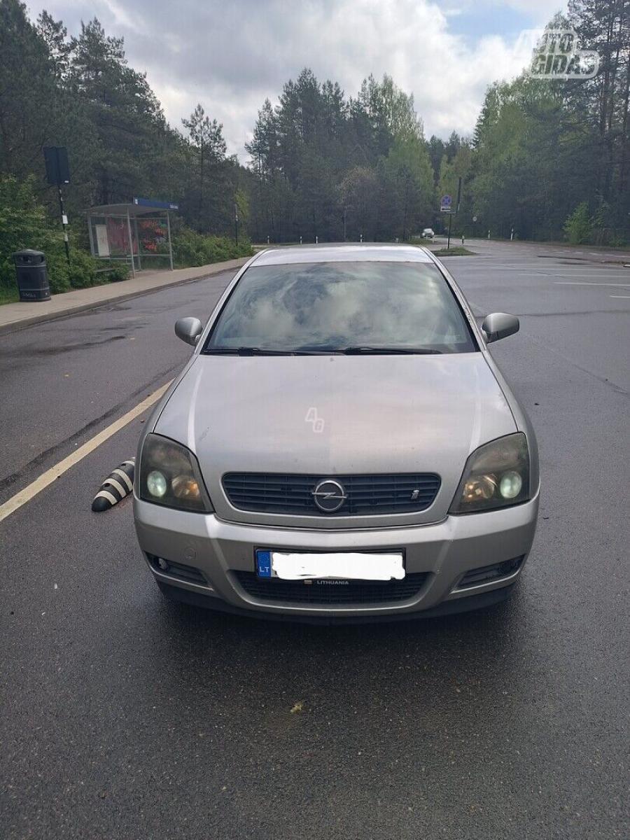 Grey Opel Vectra 2002 in Vilnius, with an engine capacity of 2.20 L and mileage of 293 thousand km for 700 €, photo 3 on AUTOMOTO.COM.LV