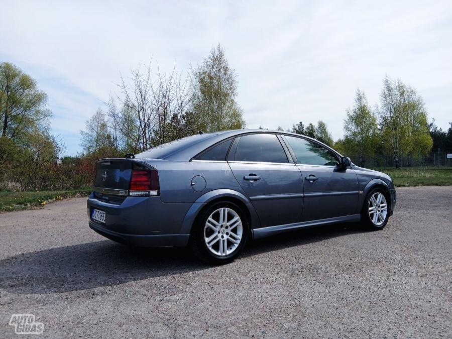 Pelēks Opel Vectra 2002 Klaipėda, ar dzinēja tilpumu 2.20 L un nobraukumu 276 tūkst. km par 1650 €, foto 3 vietnē AUTOMOTO.COM.LV
