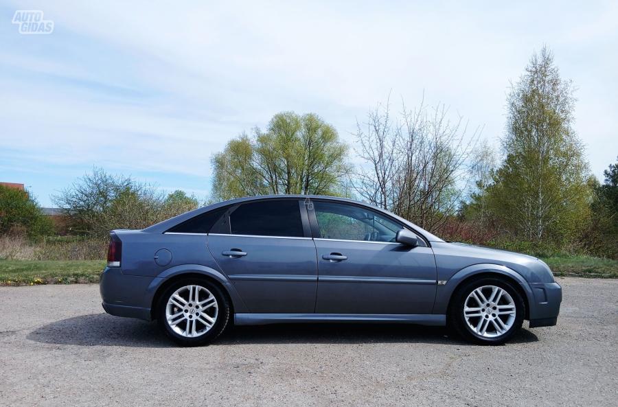 Pelēks Opel Vectra 2002 Klaipėda, ar dzinēja tilpumu 2.20 L un nobraukumu 276 tūkst. km par 1400 €, foto 3 vietnē AUTOMOTO.COM.LV