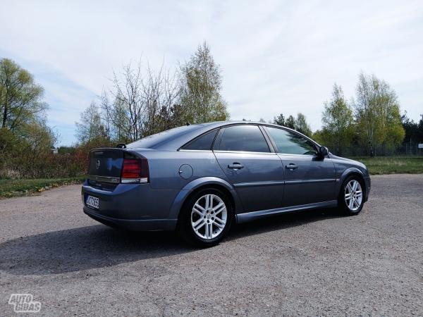 Pelēks Opel Vectra 2002 Klaipėda, ar dzinēja tilpumu 2.20 L un nobraukumu 276 tūkst. km par 1400 €, foto 4 vietnē AUTOMOTO.COM.LV