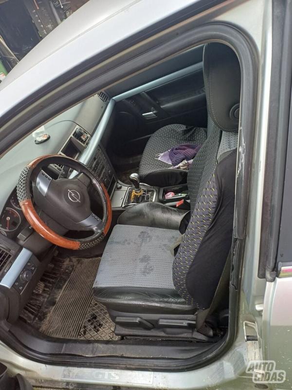 Pelēks Opel Vectra 2002 Kauņa, ar dzinēja tilpumu 2.20 L un nobraukumu 350 tūkst. km par 800 €, foto 6 vietnē AUTOMOTO.COM.LV