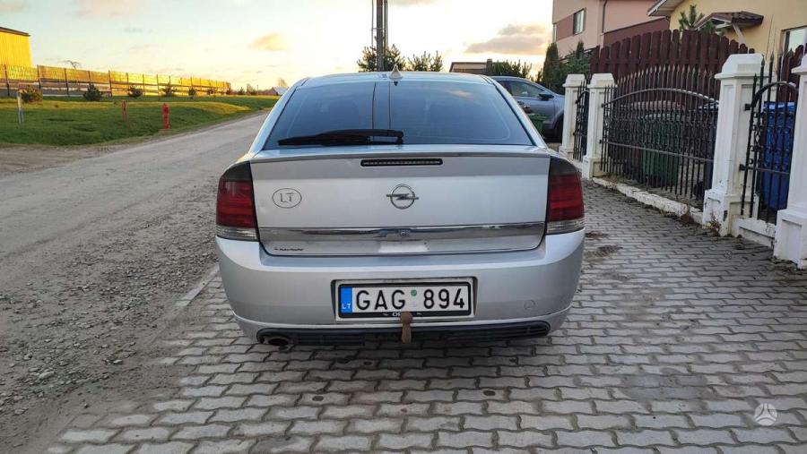 Pelēks Opel Vectra 2003 Šauļi, ar dzinēja tilpumu 2.17 L un nobraukumu 348 tūkst. km par 700 €, foto 5 vietnē AUTOMOTO.COM.LV