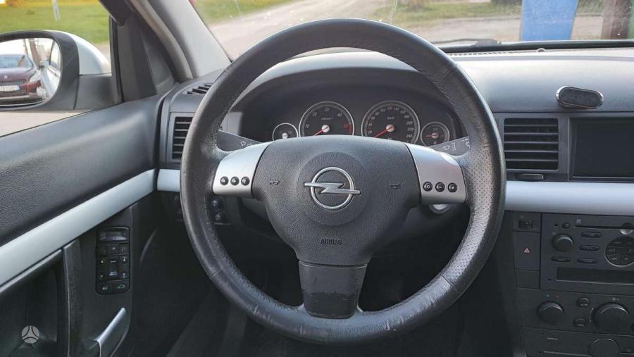 Pelēks Opel Vectra 2003 Šauļi, ar dzinēja tilpumu 2.17 L un nobraukumu 348 tūkst. km par 700 €, foto 11 vietnē AUTOMOTO.COM.LV