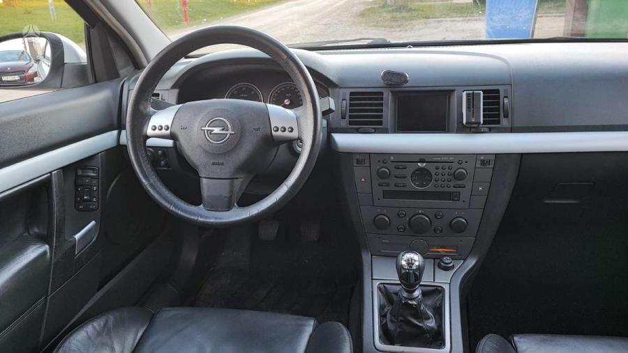Pelēks Opel Vectra 2003 Šauļi, ar dzinēja tilpumu 2.17 L un nobraukumu 348 tūkst. km par 700 €, foto 12 vietnē AUTOMOTO.COM.LV