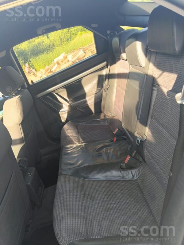 Grey Opel Vectra 2003 in Liepaja, with an engine capacity of 2.20 L and mileage of 448 thousand km for 950 €, photo 6 on AUTOMOTO.COM.LV
