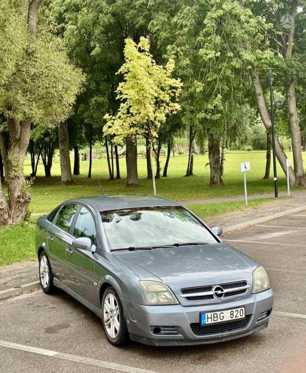 Grey Opel Vectra 2003 in Ukmerge, with an engine capacity of 2.20 L and mileage of 189 thousand km for 1200 €, photo 9 on AUTOMOTO.COM.LV