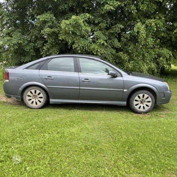 Pelēks Opel Vectra 2003 Utena, ar dzinēja tilpumu 2.20 L un nobraukumu 290 tūkst. km par 1400 €, foto 1 vietnē AUTOMOTO.COM.LV