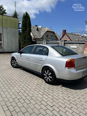 Grey Opel Vectra 2003 in Siauliai, with an engine capacity of 1.80 L and mileage of 229 thousand km for 1250 €, photo  on AUTOMOTO.COM.LV