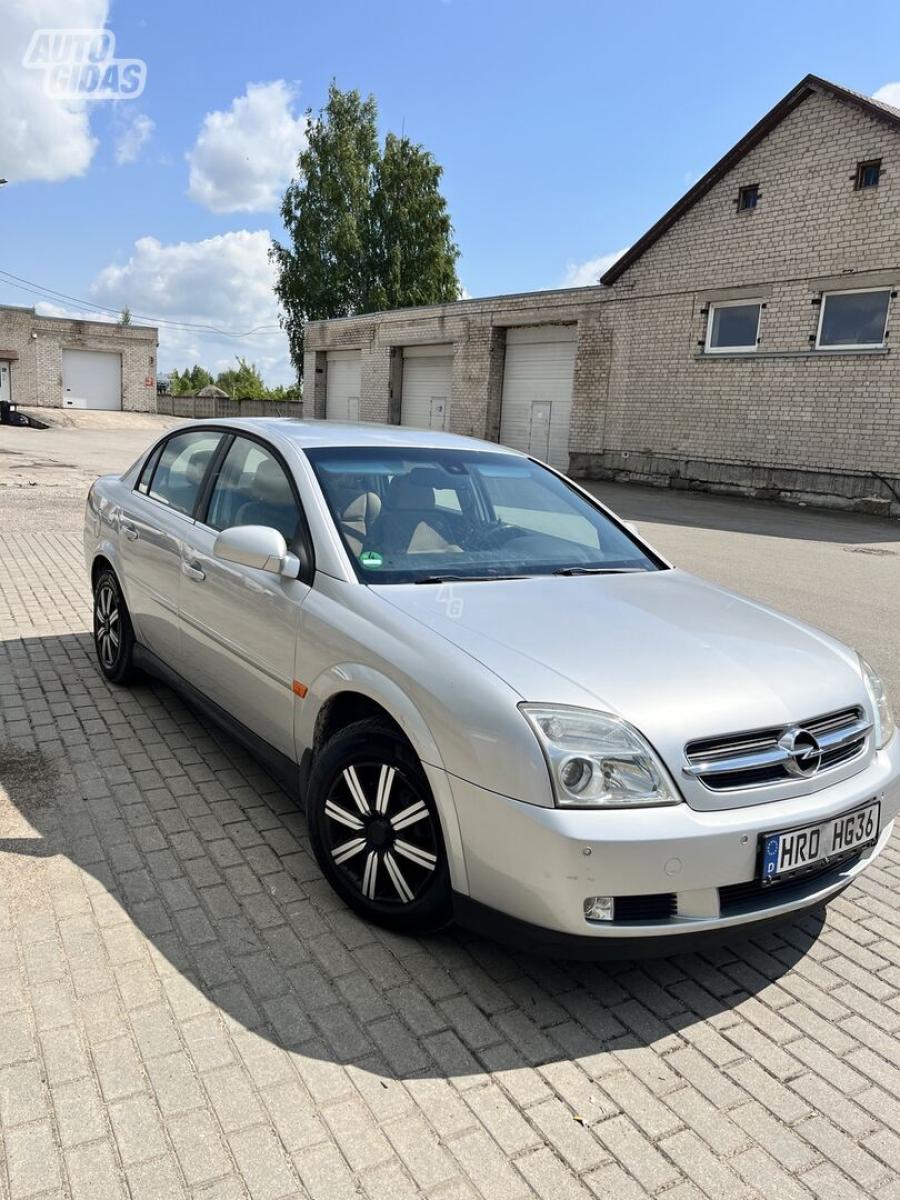 Grey Opel Vectra 2003 in Siauliai, with an engine capacity of 1.80 L and mileage of 229 thousand km for 1250 €, photo 5 on AUTOMOTO.COM.LV