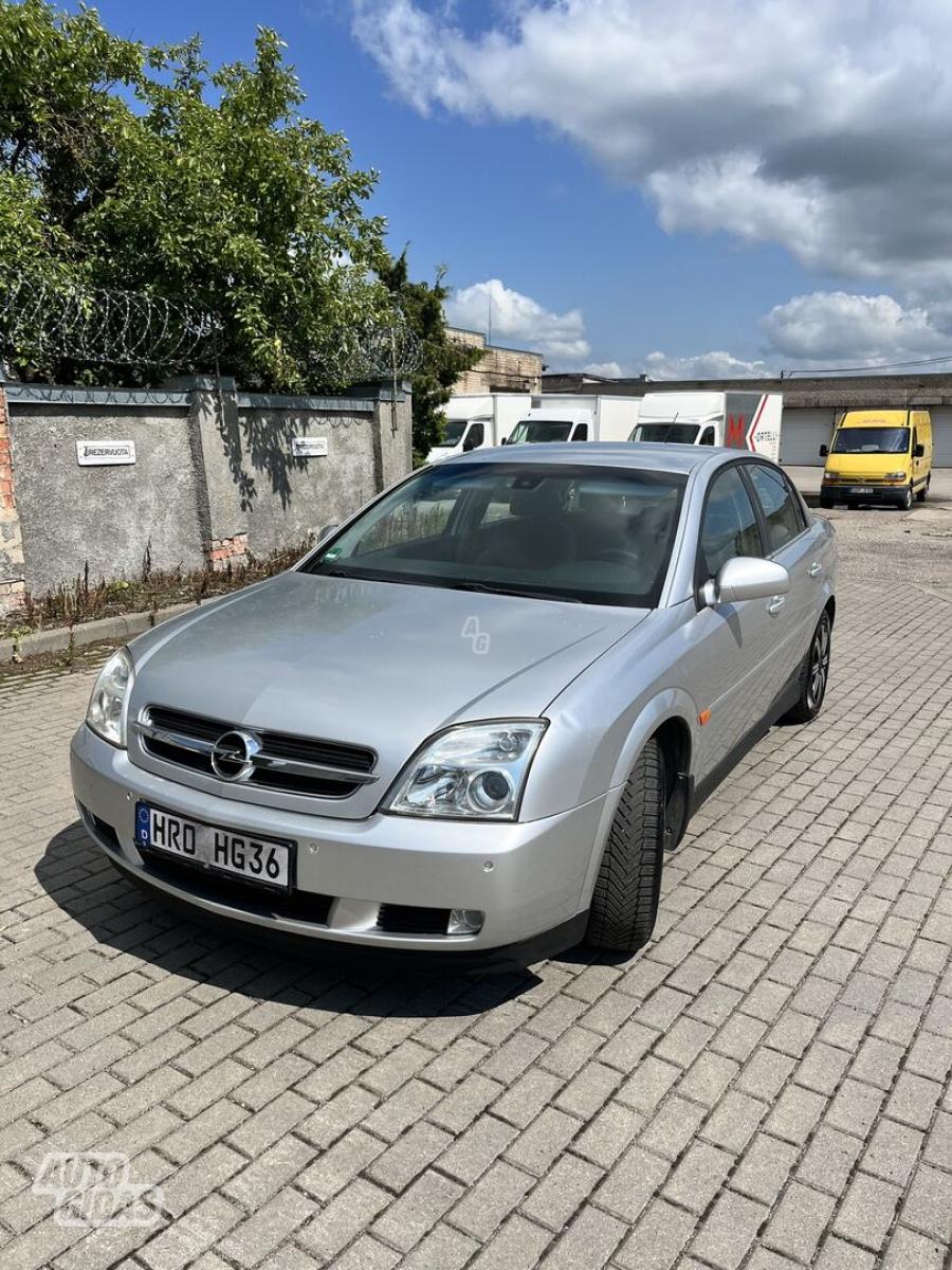 Grey Opel Vectra 2003 in Siauliai, with an engine capacity of 1.80 L and mileage of 229 thousand km for 1250 €, photo 6 on AUTOMOTO.COM.LV