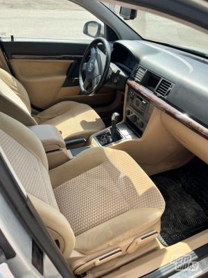 Grey Opel Vectra 2003 in Siauliai, with an engine capacity of 1.80 L and mileage of 229 thousand km for 1250 €, photo 9 on AUTOMOTO.COM.LV