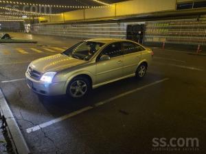 Grey Opel Vectra 2004 in Riga, with an engine capacity of 2.20 L and mileage of 305 thousand km for 950 €, photo 1 on AUTOMOTO.COM.LV