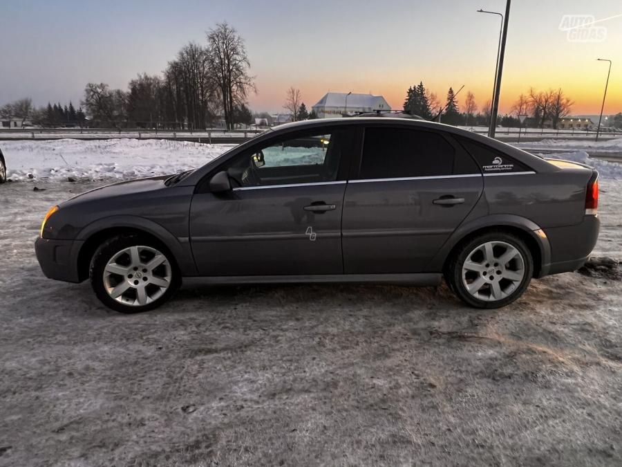 Pelēks Opel Vectra 2004 Viļņa, ar dzinēja tilpumu 2.20 L un nobraukumu 320 tūkst. km par 750 €, foto 4 vietnē AUTOMOTO.COM.LV