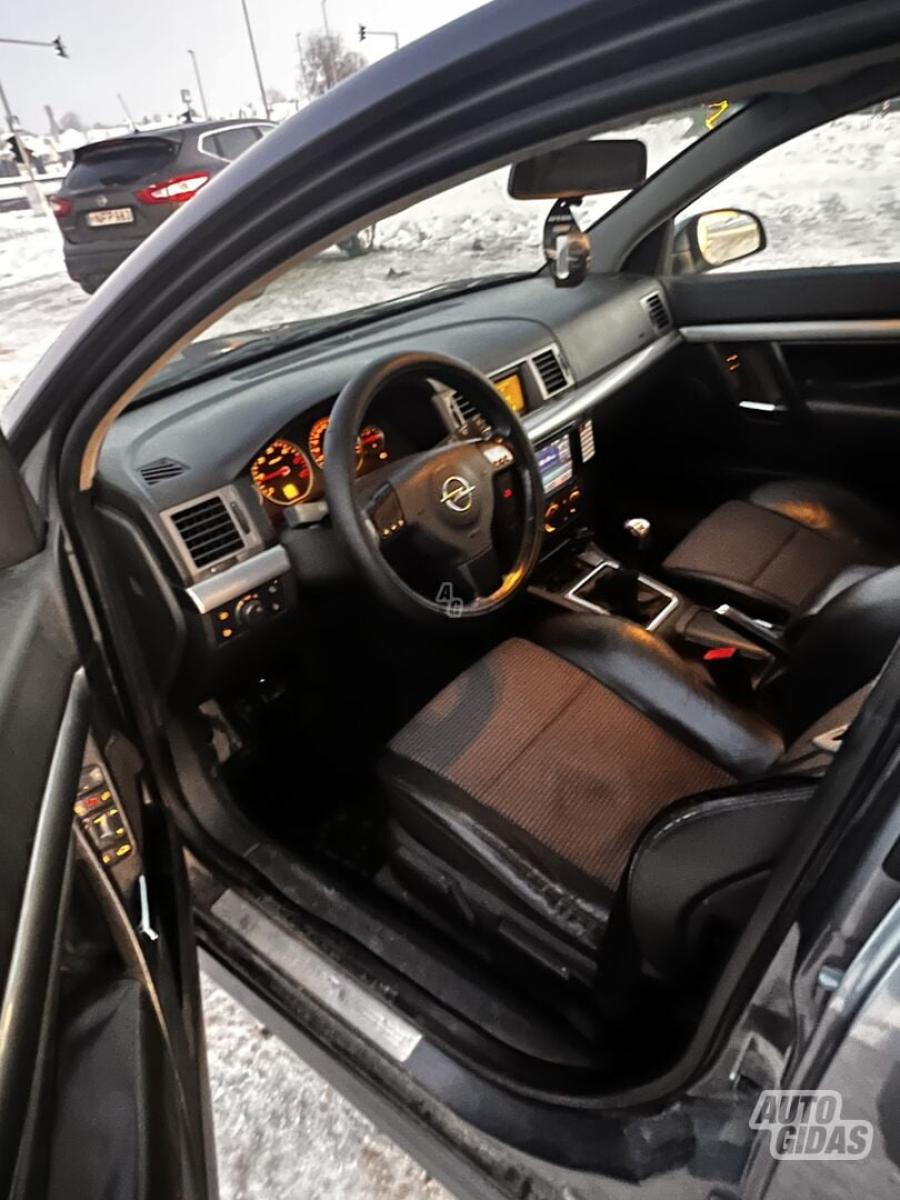 Pelēks Opel Vectra 2004 Viļņa, ar dzinēja tilpumu 2.20 L un nobraukumu 320 tūkst. km par 750 €, foto 10 vietnē AUTOMOTO.COM.LV