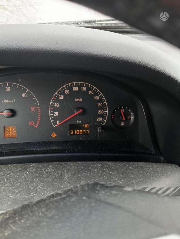Pelēks Opel Vectra 2004 Kelmė, ar dzinēja tilpumu 1.91 L un nobraukumu 311 tūkst. km par 850 €, foto 2 vietnē AUTOMOTO.COM.LV