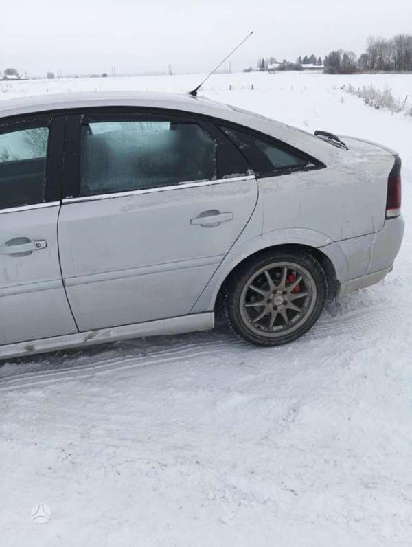 Pelēks Opel Vectra 2004 Kelmė, ar dzinēja tilpumu 1.91 L un nobraukumu 311 tūkst. km par 850 €, foto 9 vietnē AUTOMOTO.COM.LV