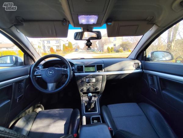 Pelēks Opel Vectra 2004 Telšiai, ar dzinēja tilpumu 1.90 L un nobraukumu 327 tūkst. km par 1150 €, foto 10 vietnē AUTOMOTO.COM.LV