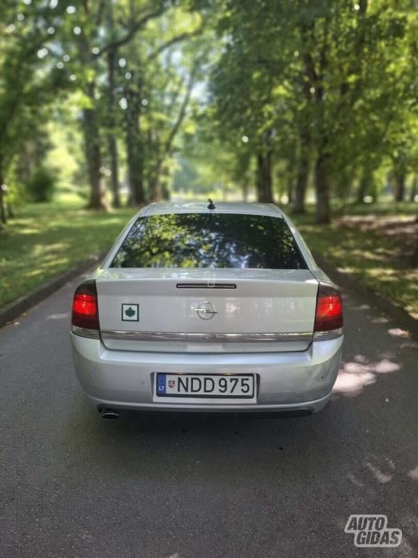 Pelēks Opel Vectra 2004 Telšiai, ar dzinēja tilpumu 1.90 L un nobraukumu 340 tūkst. km par 800 €, foto 2 vietnē AUTOMOTO.COM.LV