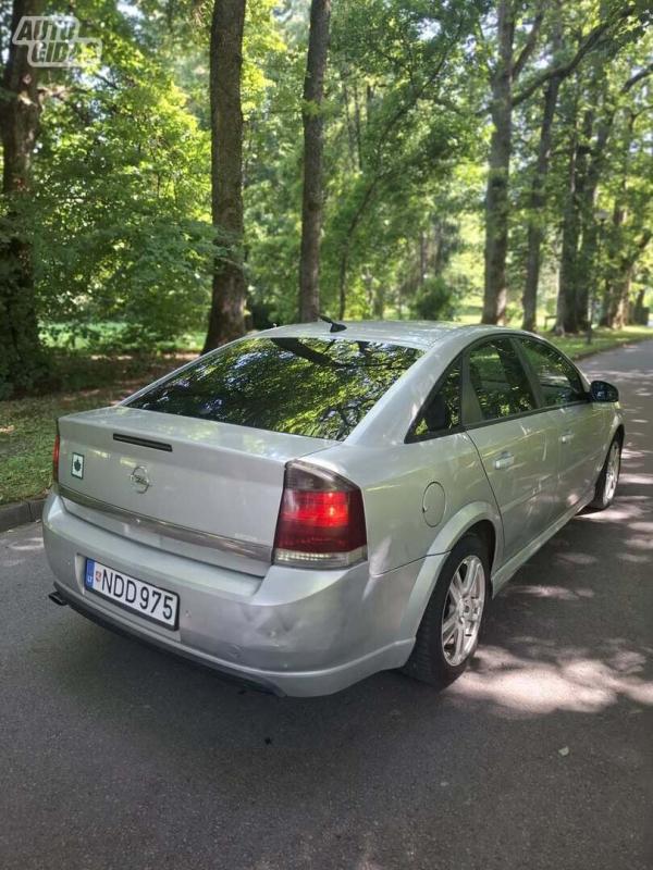 Pelēks Opel Vectra 2004 Telšiai, ar dzinēja tilpumu 1.90 L un nobraukumu 340 tūkst. km par 800 €, foto 3 vietnē AUTOMOTO.COM.LV