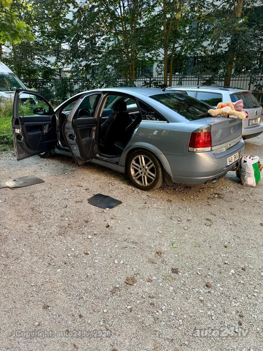 Pelēks Opel Vectra 2004 Tallina, ar dzinēja tilpumu 2.20 L un nobraukumu 0 tūkst. km par 1100 €, foto 9 vietnē AUTOMOTO.COM.LV